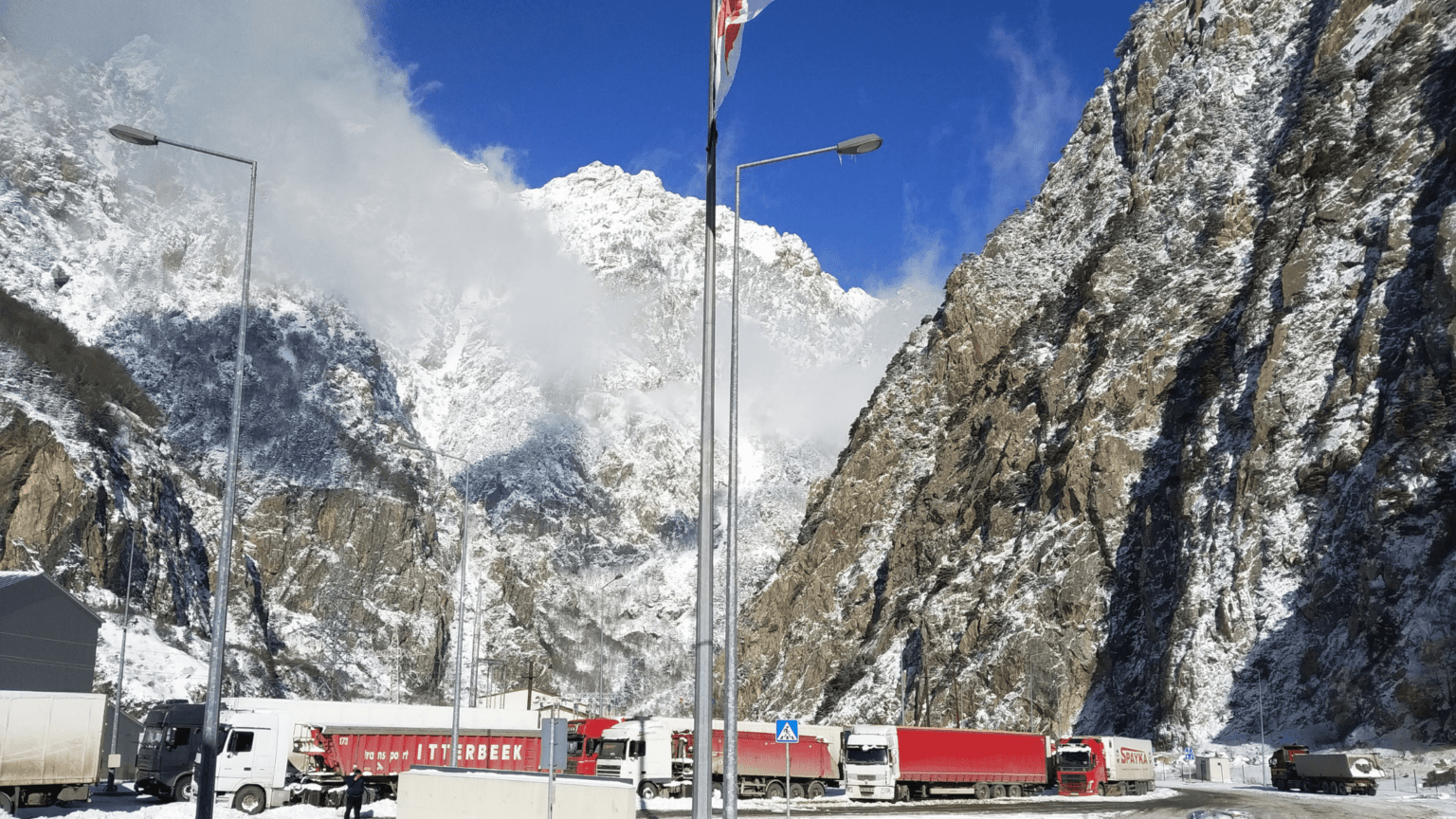 Crossing the border between Russia & Georgia in 2025
